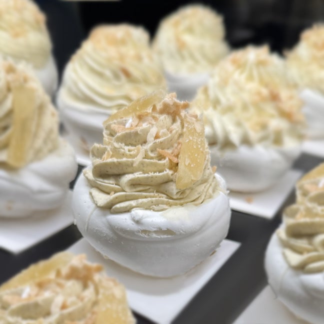 Petite Pavlova Tropicale - Pineapple Passion | L'Experience Paris